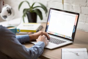 6 Razones de por qué estudiar en una universidad online en el extranjero | AAU | Universidad a ...